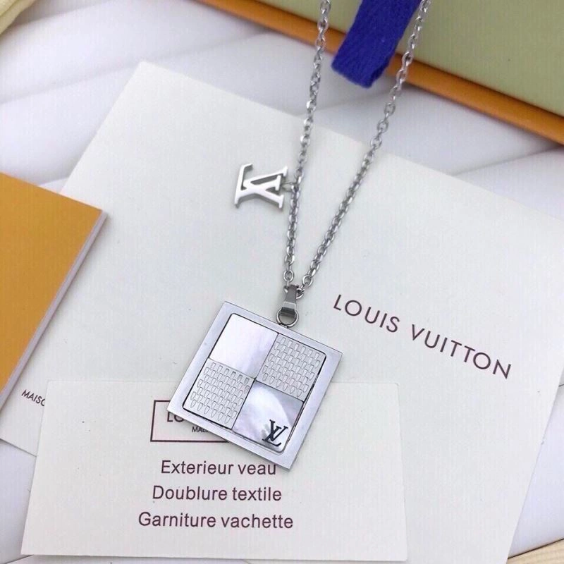 Top mirror Louis Vuitton Necklaces