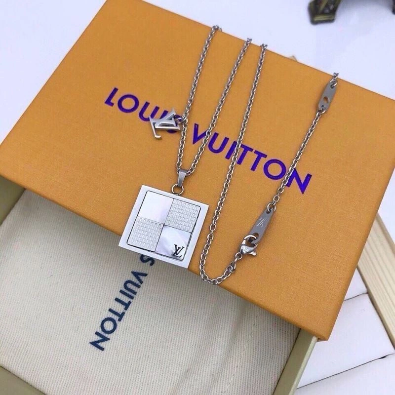 Top mirror Louis Vuitton Necklaces