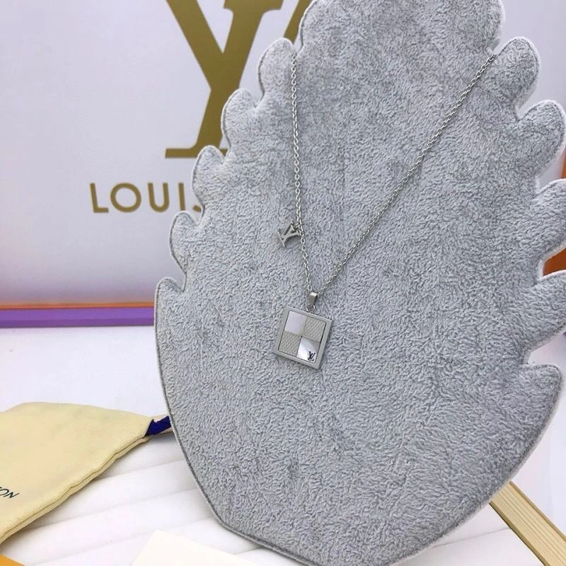 Top mirror Louis Vuitton Necklaces