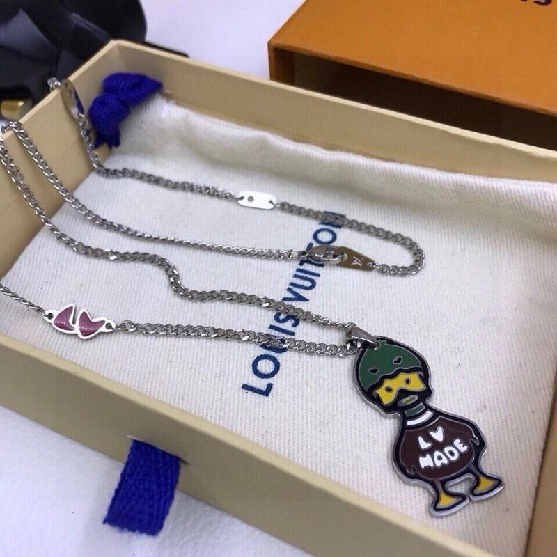Top mirror Louis Vuitton Necklaces