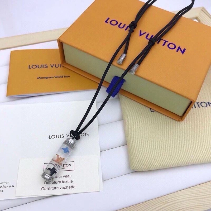 Brand-authenticated Louis Vuitton Necklaces