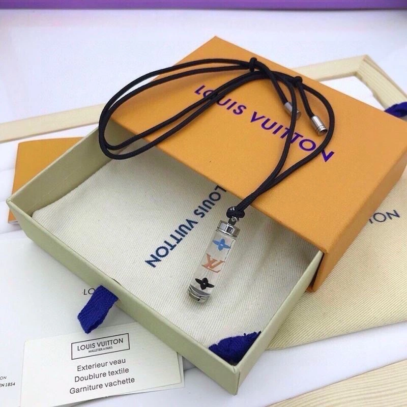 Brand-authenticated Louis Vuitton Necklaces