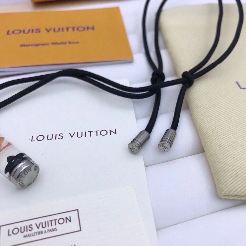 Brand-authenticated Louis Vuitton Necklaces