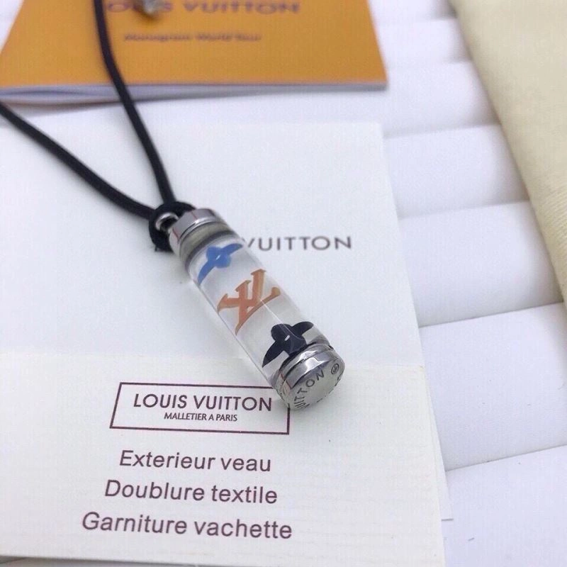 Brand-authenticated Louis Vuitton Necklaces