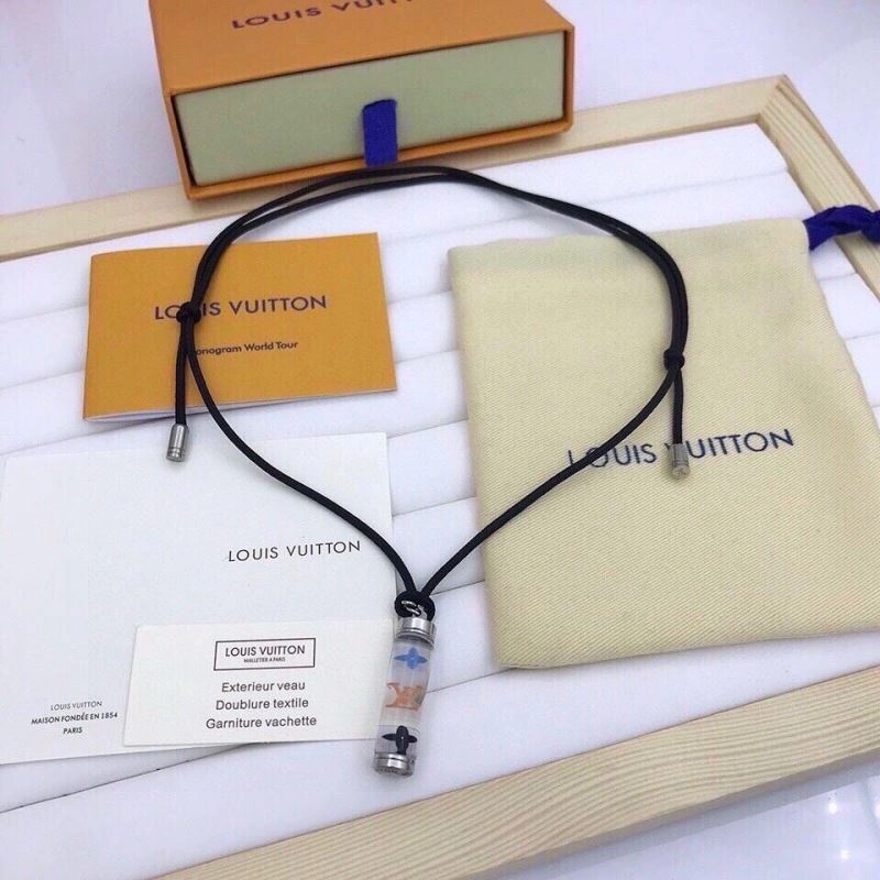 Brand-authenticated Louis Vuitton Necklaces