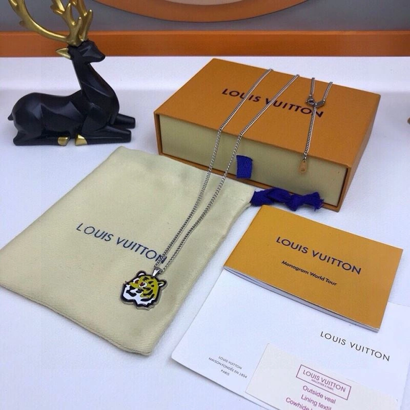 Bargain Louis Vuitton Necklaces