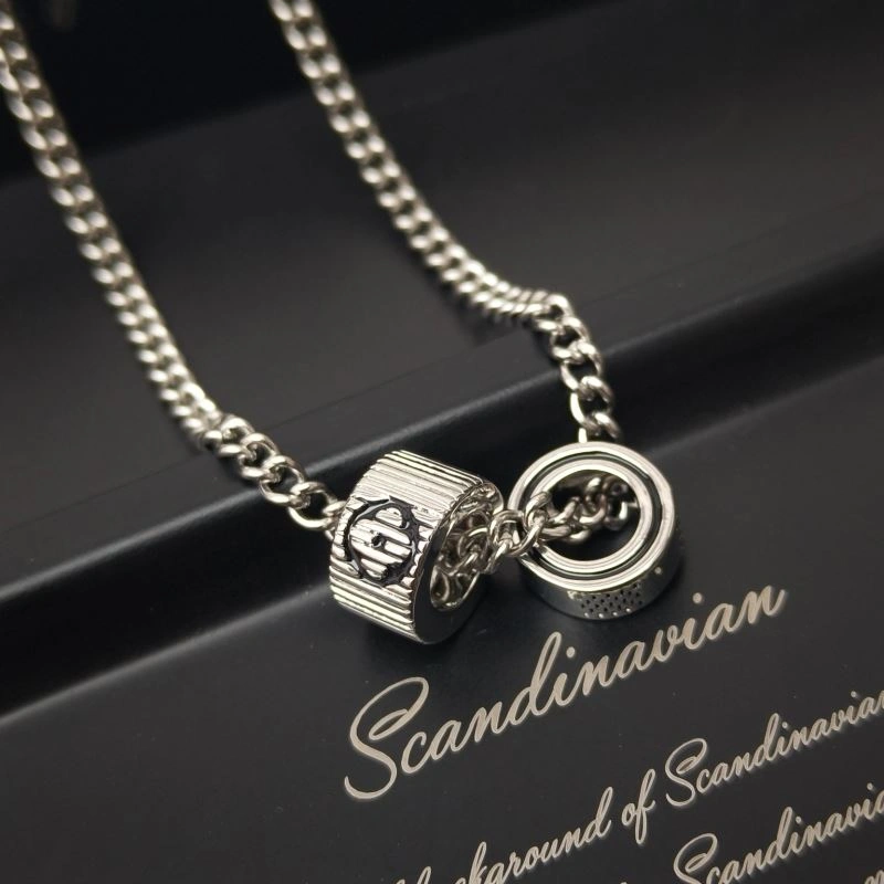Cut-rate Louis Vuitton Necklaces