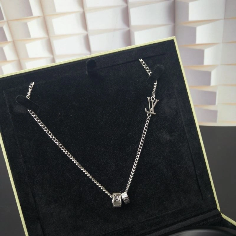 Cut-rate Louis Vuitton Necklaces