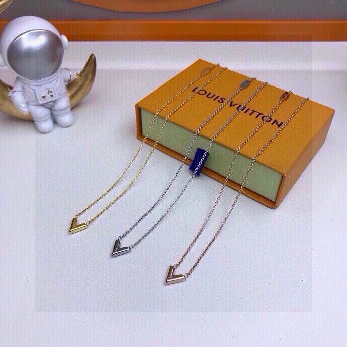 Louis Vuitton Necklaces
