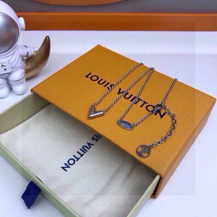 Economical Louis Vuitton Necklaces