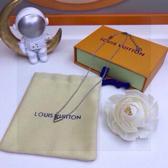 Economical Louis Vuitton Necklaces