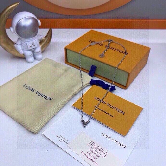 Economical Louis Vuitton Necklaces