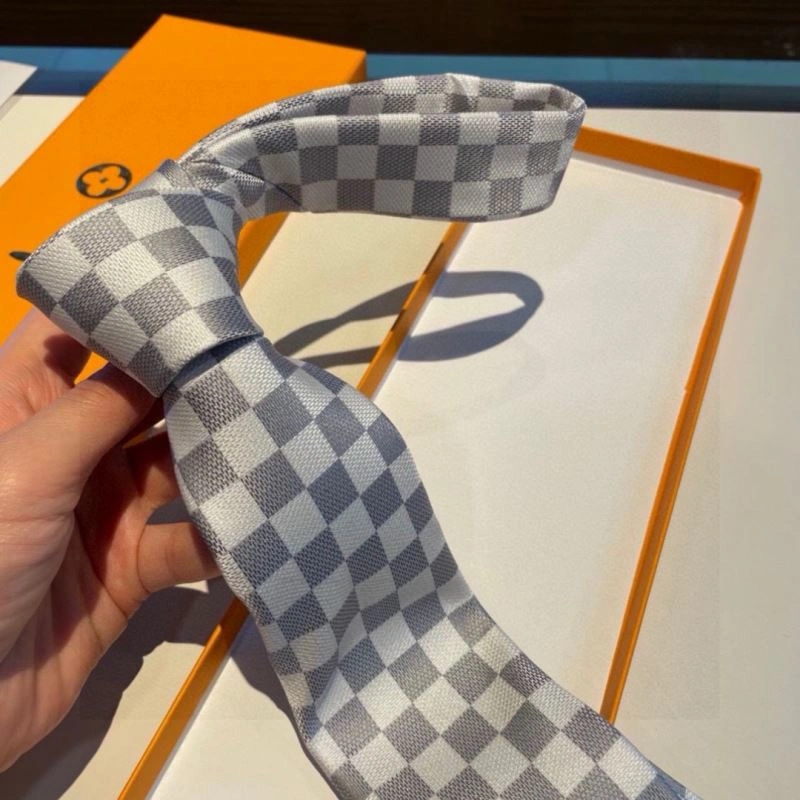 Accurate model Louis Vuitton Neckties