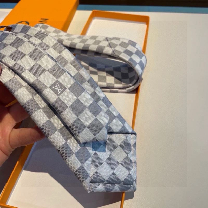 Accurate model Louis Vuitton Neckties