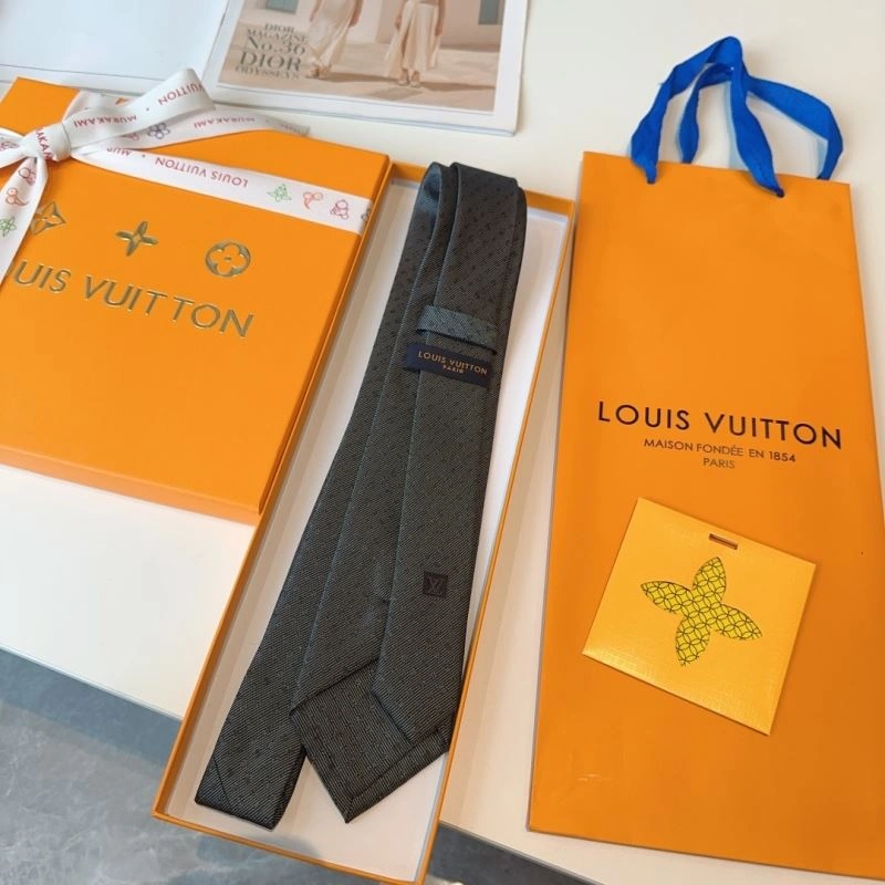 Top mirror Louis Vuitton Neckties