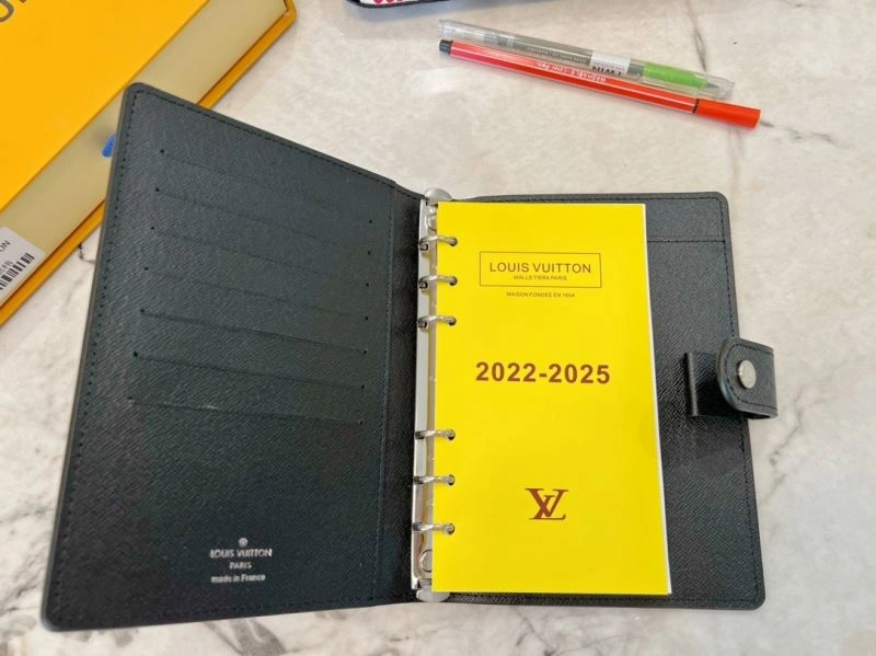 Top mirror Louis Vuitton Notepads