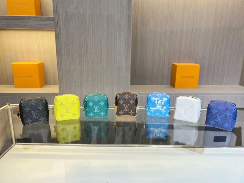 Accurate model Louis Vuitton Ornaments