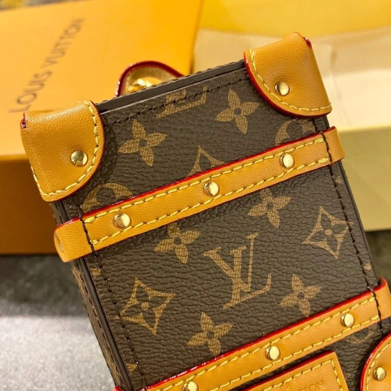 Accurate model Louis Vuitton Ornaments