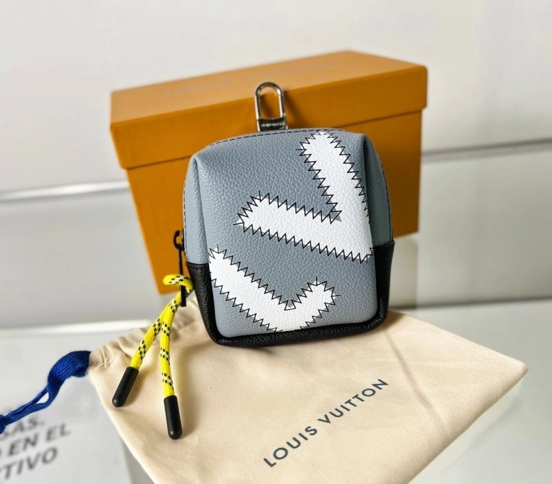 Top mirror Louis Vuitton Ornaments