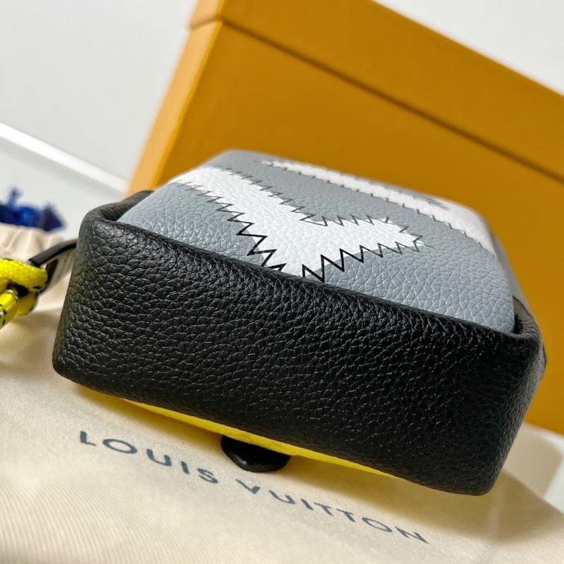 Top mirror Louis Vuitton Ornaments