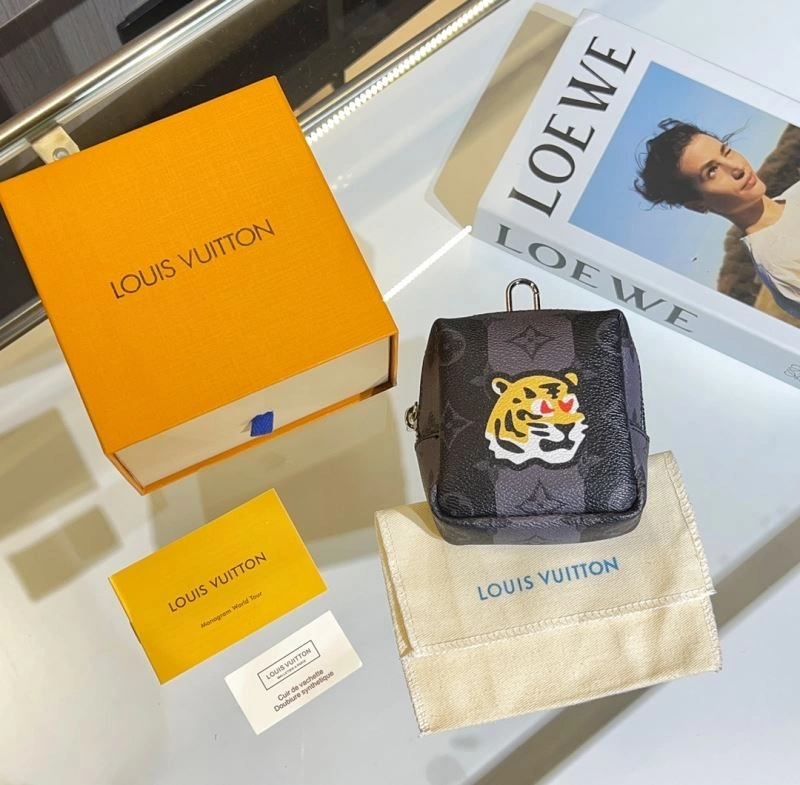 Accurate model Louis Vuitton Ornaments