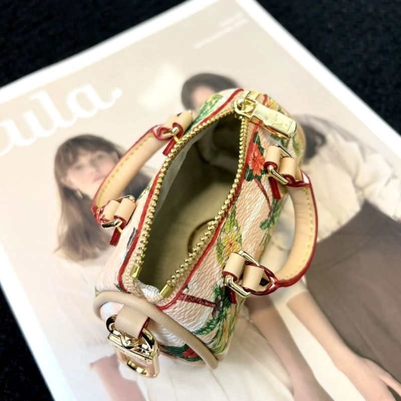 Low-cost Louis Vuitton Ornaments