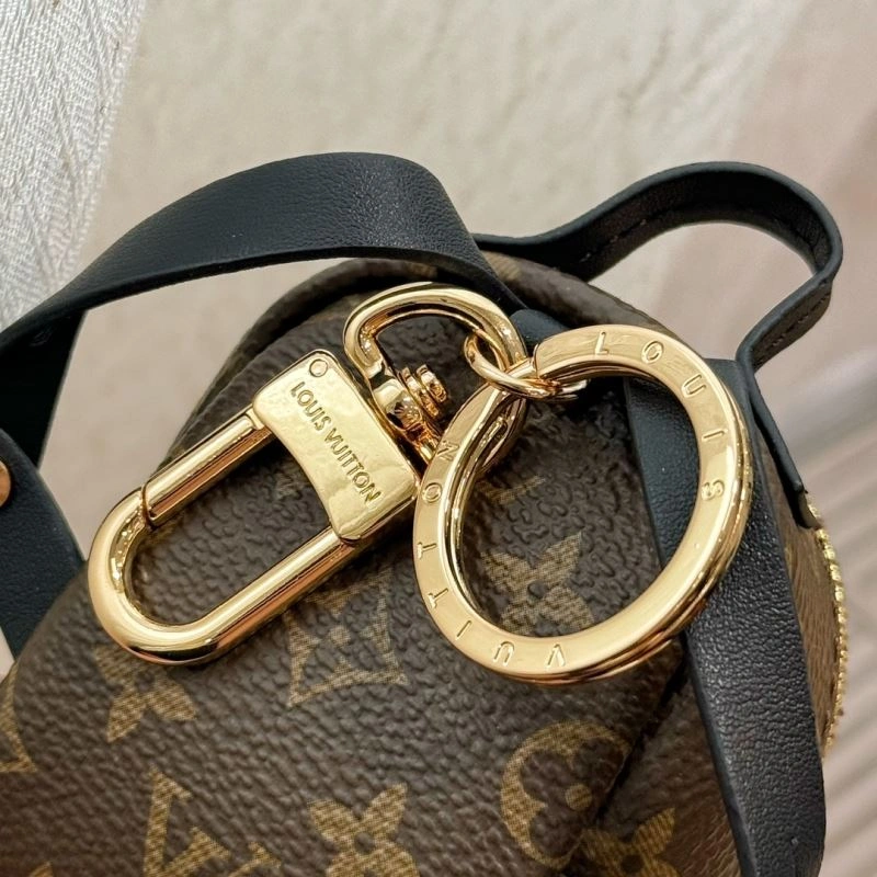 Top mirror Louis Vuitton Ornaments