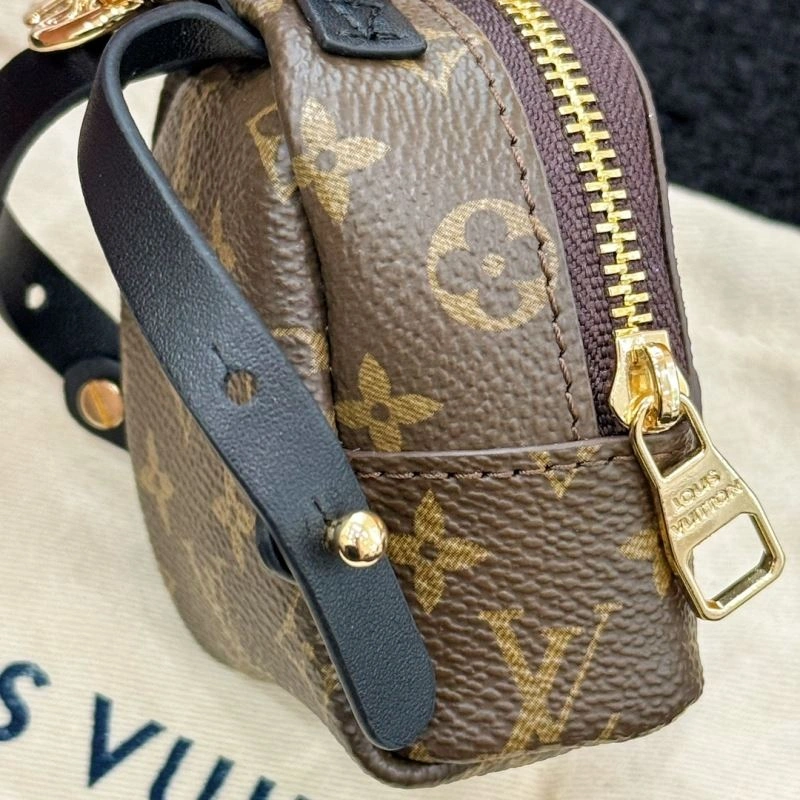 Top mirror Louis Vuitton Ornaments