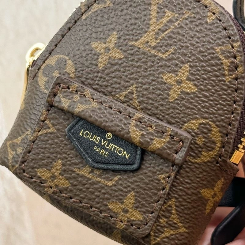Top mirror Louis Vuitton Ornaments