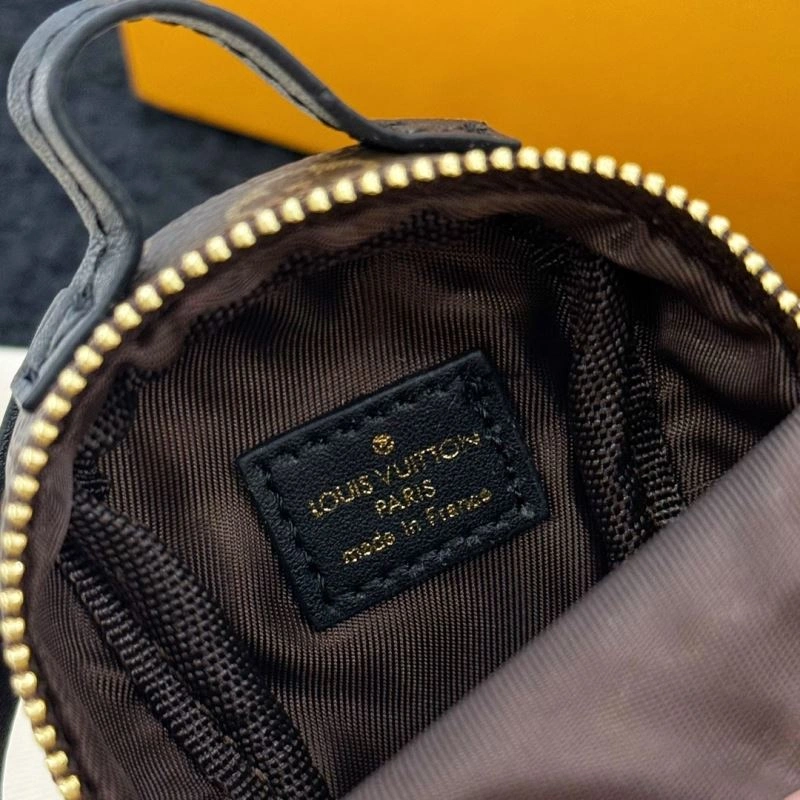 Top mirror Louis Vuitton Ornaments