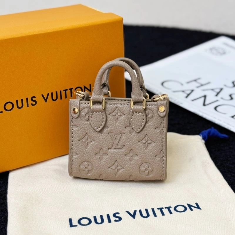 Bargain Louis Vuitton Ornaments