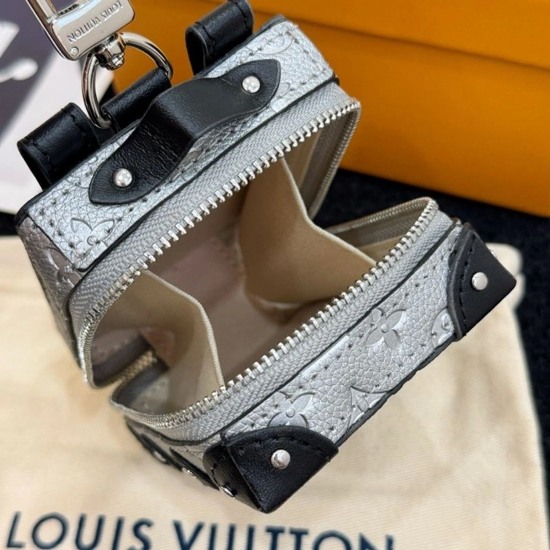 Low-cost Louis Vuitton Ornaments
