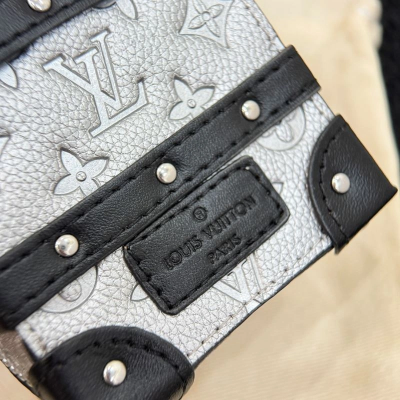 Low-cost Louis Vuitton Ornaments