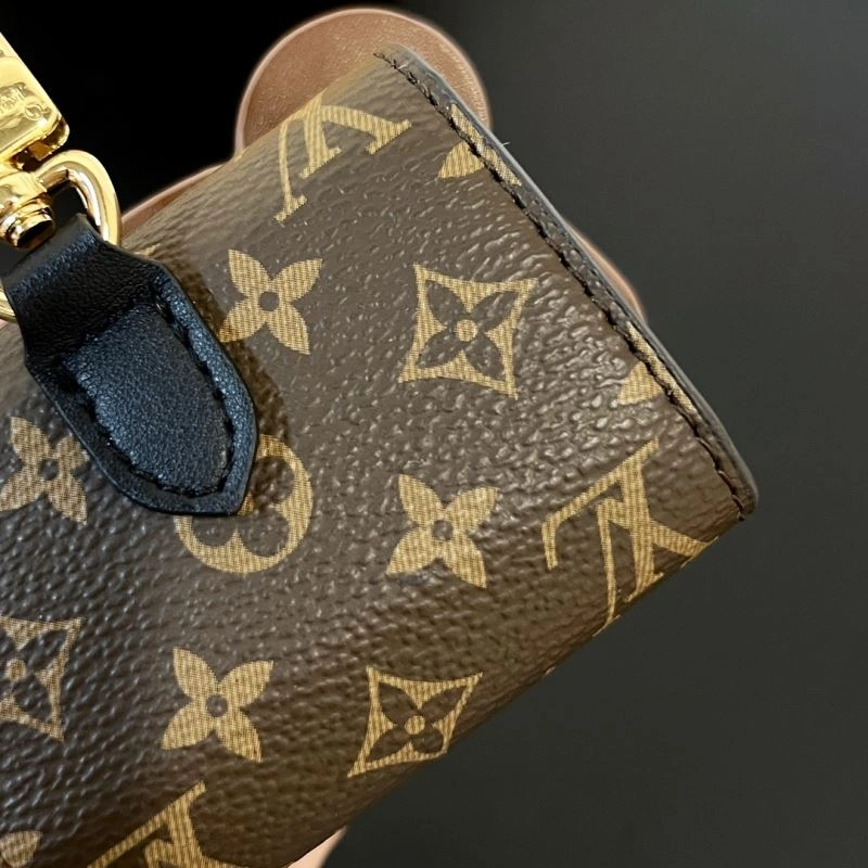Bargain Louis Vuitton Ornaments