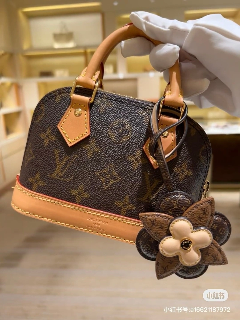 Precise copy Louis Vuitton Ornaments