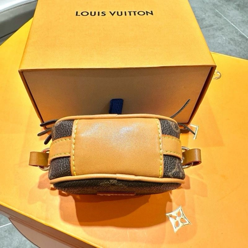 Top mirror Louis Vuitton Ornaments