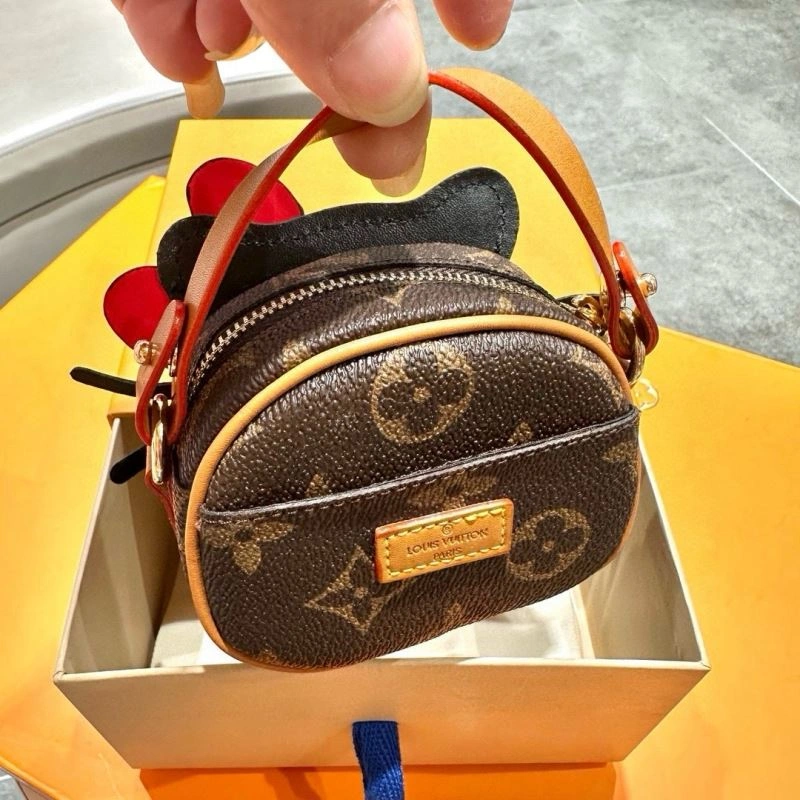Top mirror Louis Vuitton Ornaments