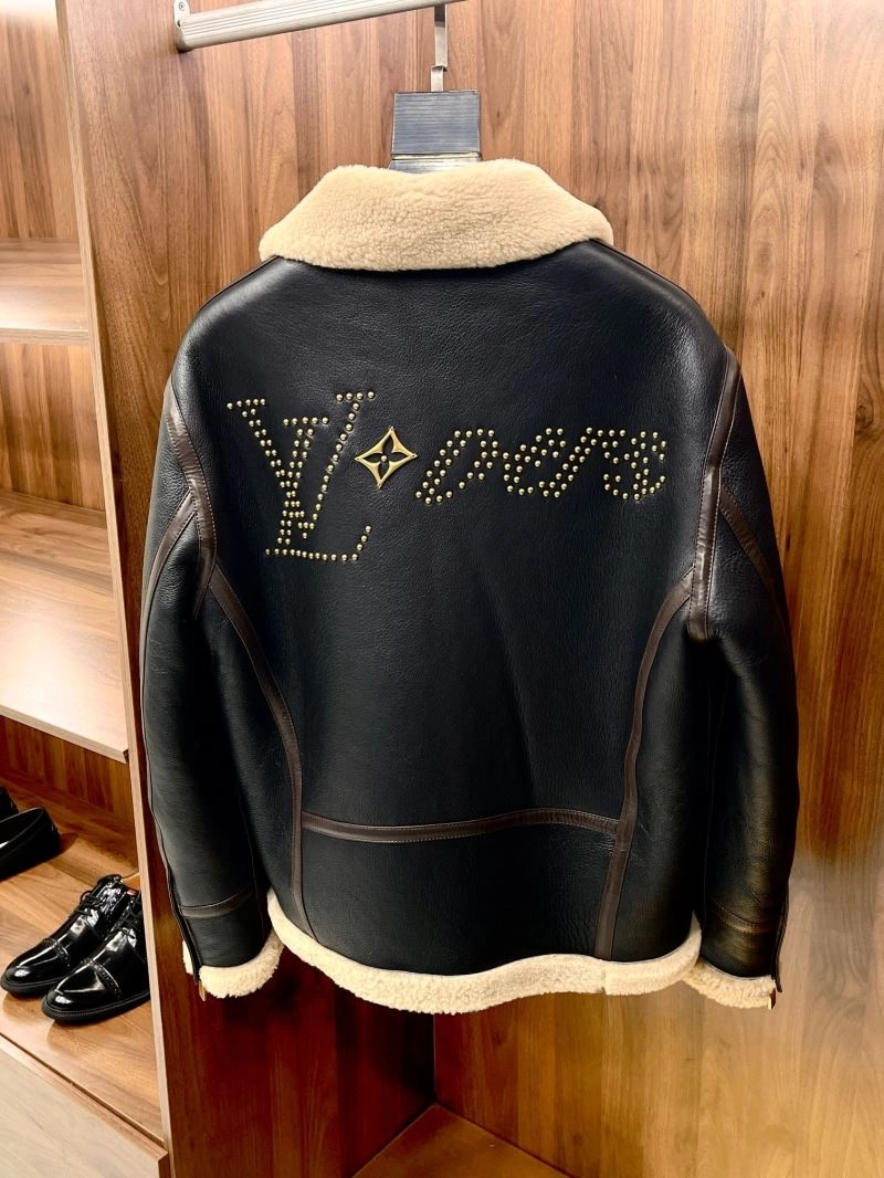 Accurate model Louis Vuitton Outwear