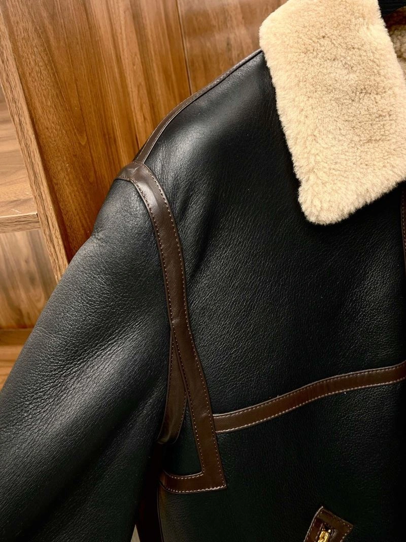 Accurate model Louis Vuitton Outwear
