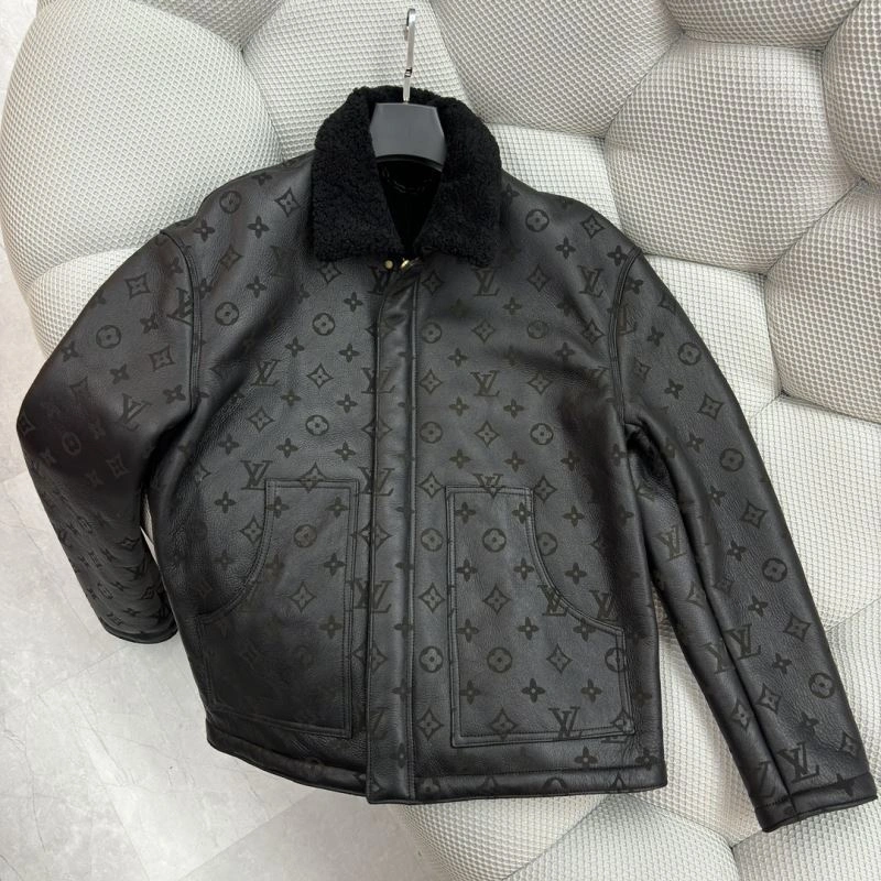 Top match Louis Vuitton Outwear