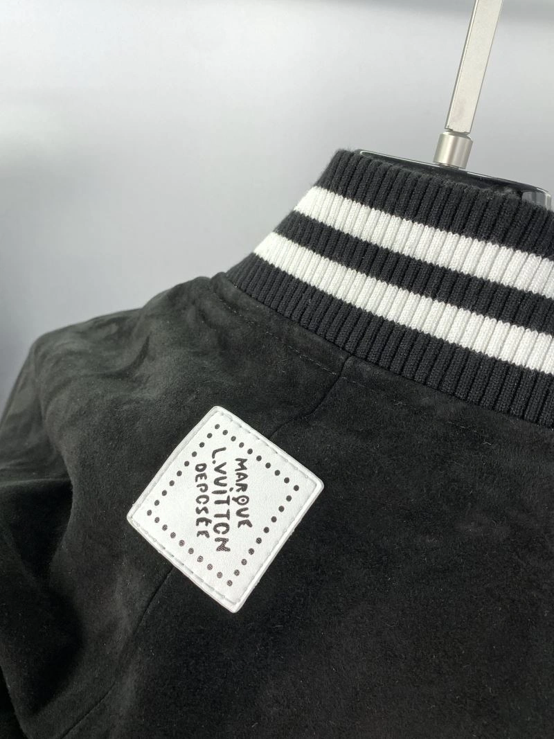 Accurate model Louis Vuitton Outwear