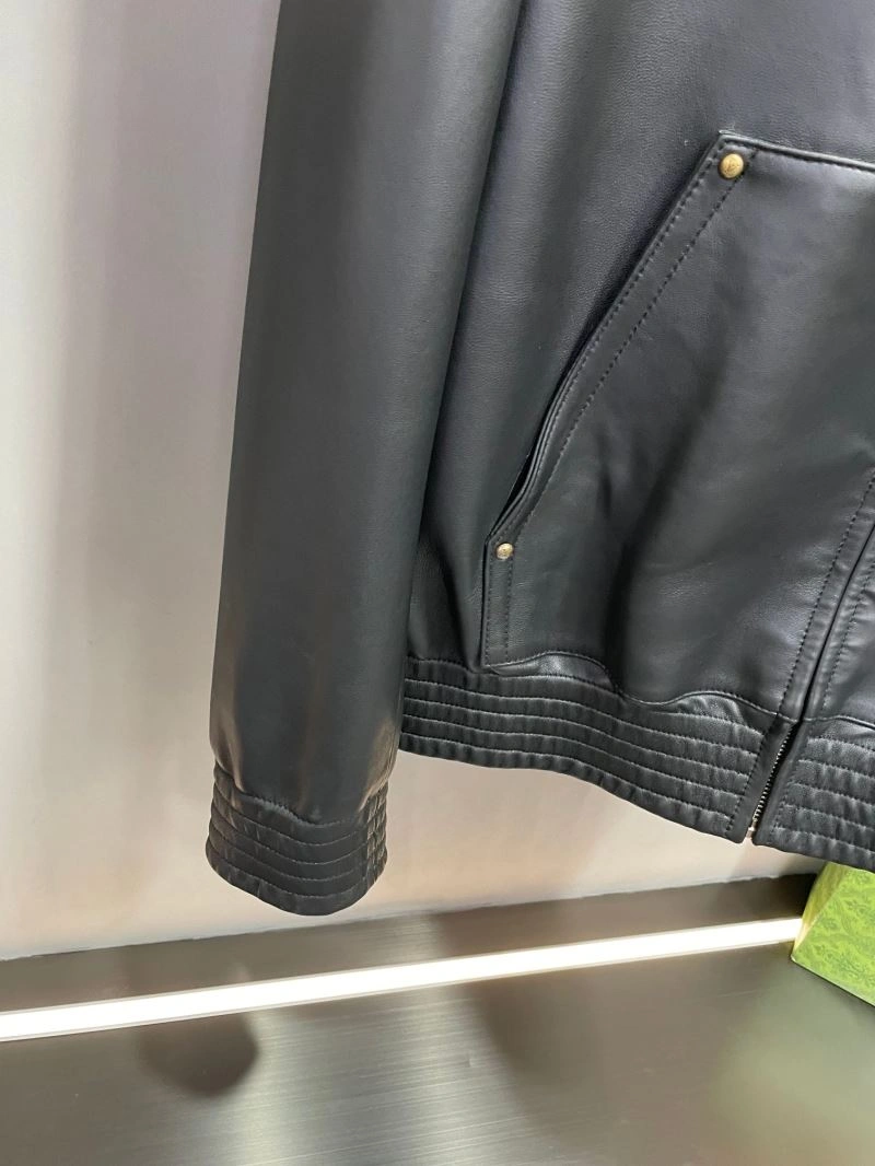 Accurate model Louis Vuitton Outwear