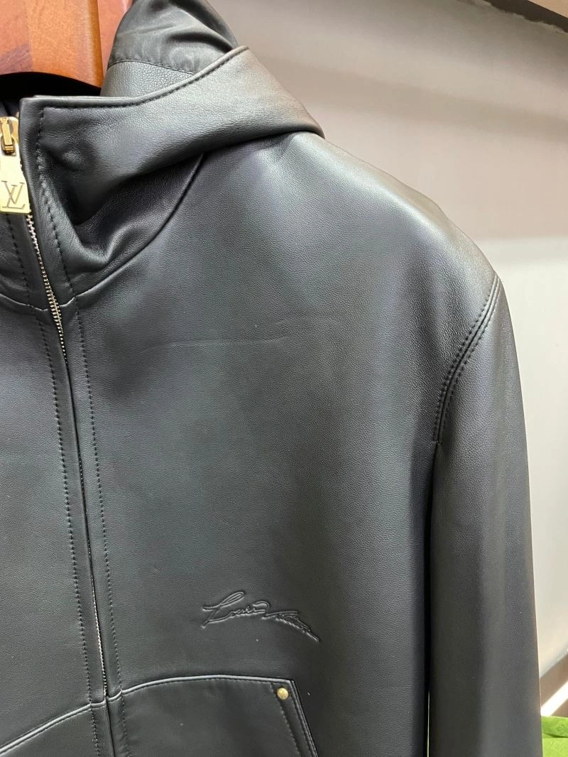 Accurate model Louis Vuitton Outwear