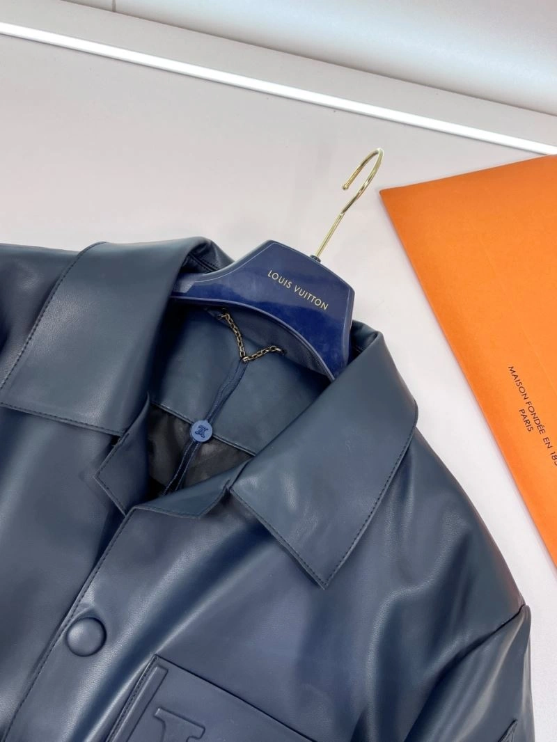Accurate model Louis Vuitton Outwear