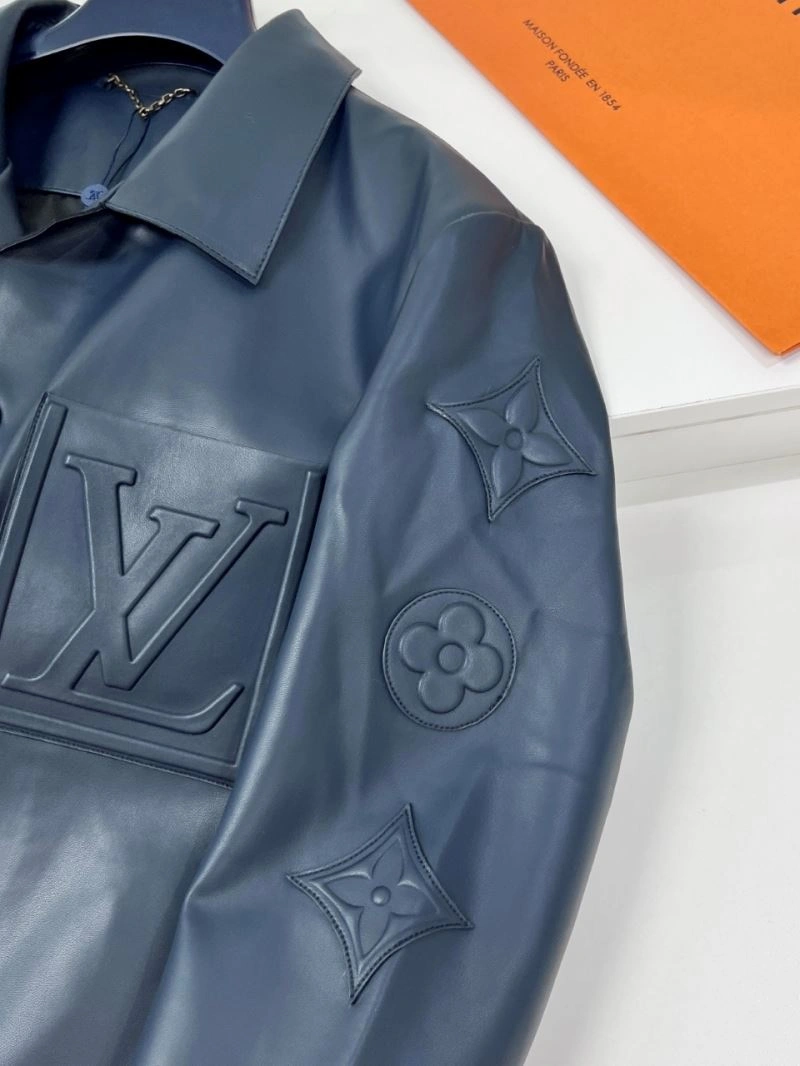 Accurate model Louis Vuitton Outwear
