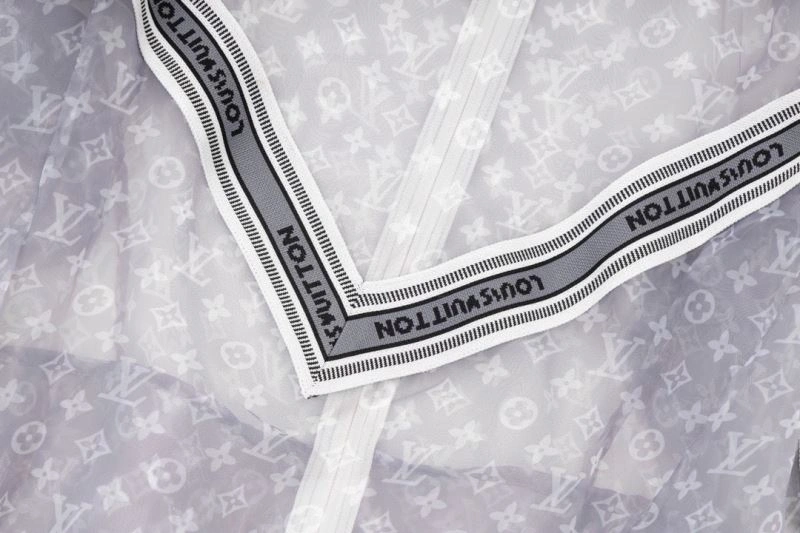 Low-cost Louis Vuitton Outwear