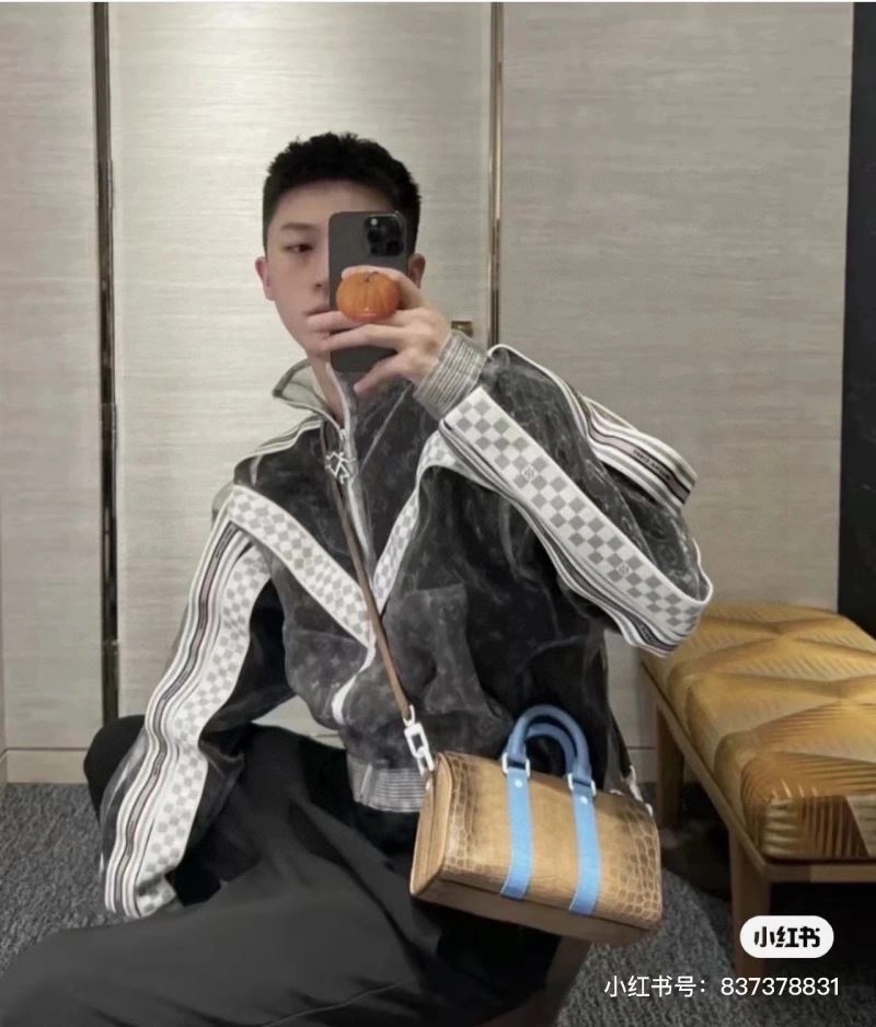 Low-cost Louis Vuitton Outwear