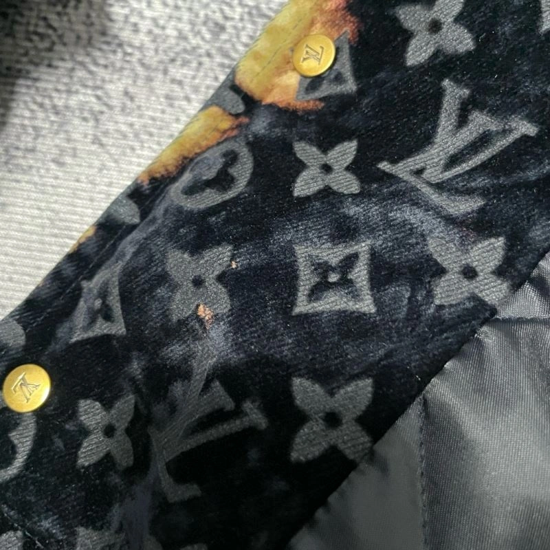 Official Louis Vuitton Outwear