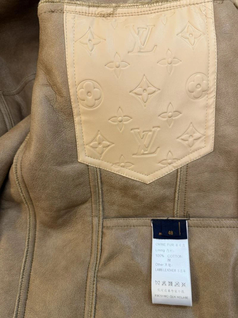 Top mirror Louis Vuitton Outwear
