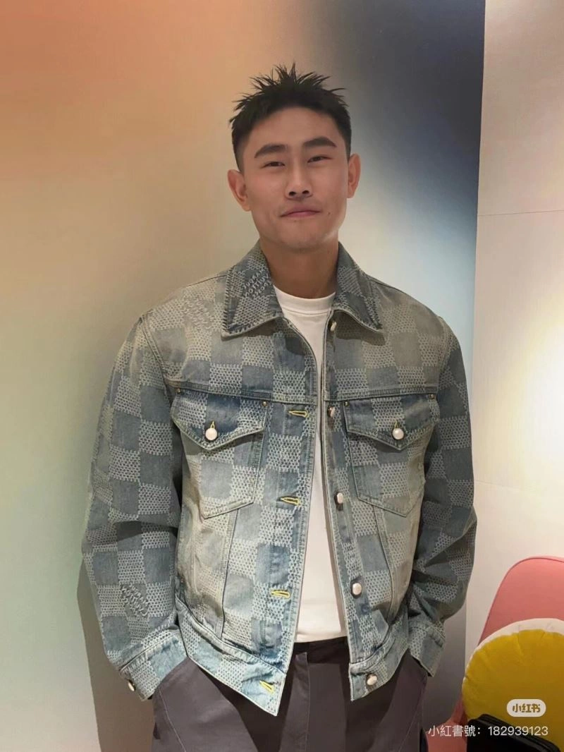 Inexpensive Louis Vuitton Outwear